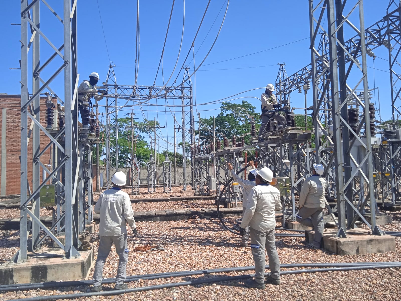 Sin luz Arjona y poblaciones vecinas por nuevo robo de cables - Visor ...