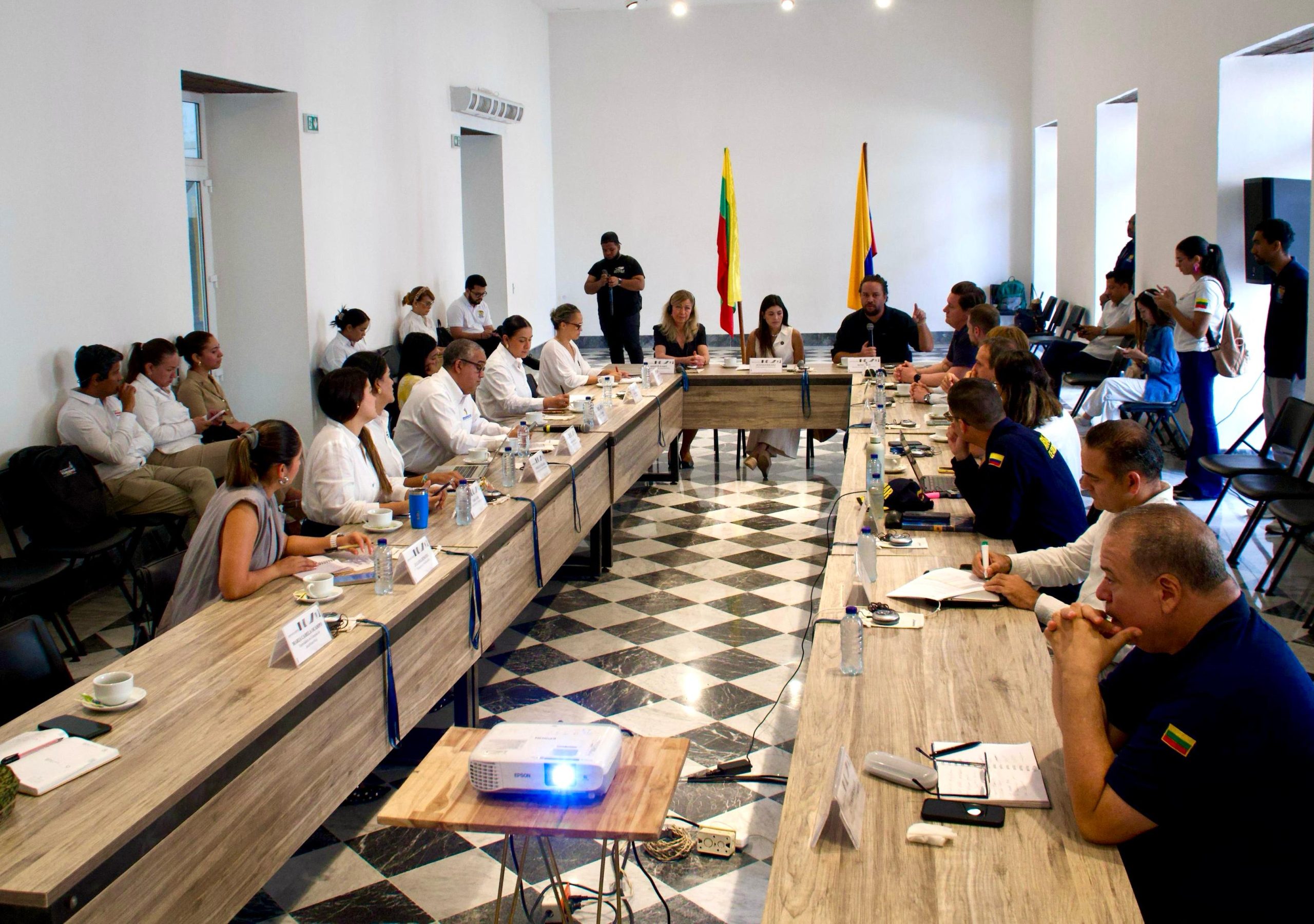 Ultiman detalles para el zarpe del primer crucero por el Río Magdalena ...